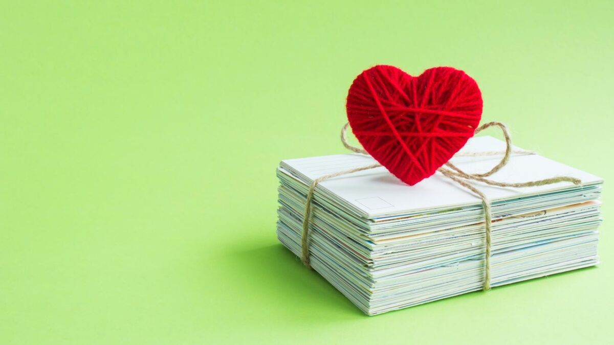 Post mit Herz: Schreibe Karten gegen die Einsamkeit an Ostern | 95.5 ...